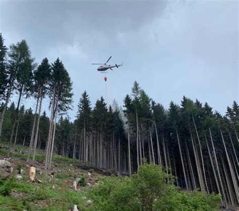 Incendio In Un Bosco A Bienno Interviene Lelicottero Radio Voce Camuna