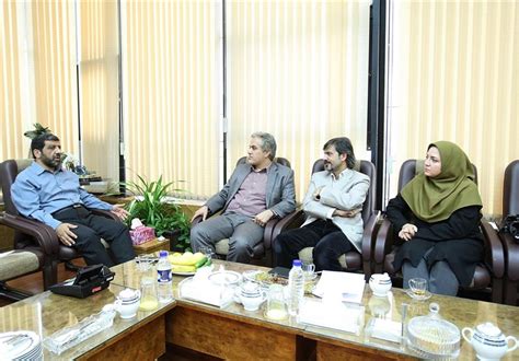 درباره اشکالات برنامه یک طرفه با 3 مجری نظر داده بودم انتقادات به مجری ها بدون اطلاع از پشت