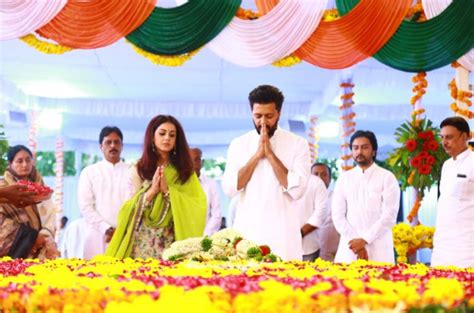 Riteish Deshmukh Gets Emotional On Father Vilasrao Deshmukhs 8th