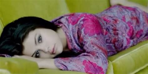 Selena Gomez Debuts New Song 'Good For You' - Actress Selena Gomez Gets Sultry With New Song ...