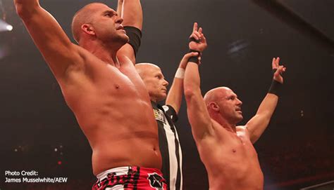 Aew News Scu Take The Hot Ones Challenge Jenn Decker Runs Down This