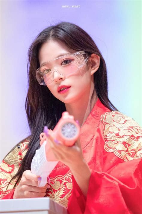 프로미스나인 이채영 촬스의 이슈와 유머