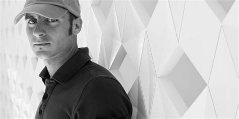 젊은 남자 인물 사진 대해 월신혼여행 중인 혼혈의 젊은 군인커플 흑백 20 24세에 대한 스톡 사진 및 기타 이미지 20 24세 남자 남자들만 Istock