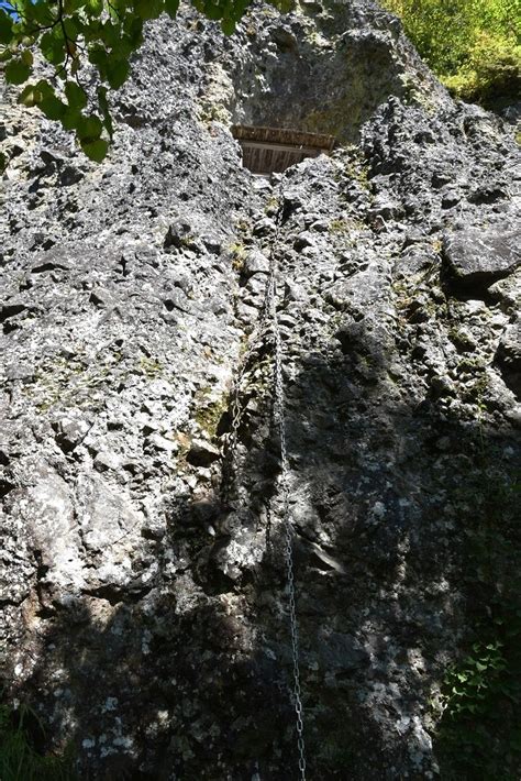 長野県戸隠山で鎖場と蟻の塔渡りを楽しむ 3PEAKS
