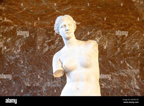 France Paris The Louvre Museum Venus De Milo Stock Photo Alamy