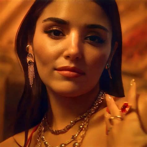 Hande Ercel Sexy Rhandeercelx