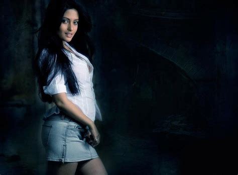 Bollywood Actress World Original Hot Riya Sen Sizzling Wallpapers