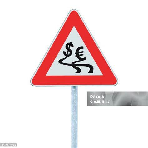 환율 변동 달러 유로 미끄러운 도로 표지판 경기 침체 인플레이션 통화 위기 경고 개념 은유 큰 상세한 고립 된 수직 근접 촬영