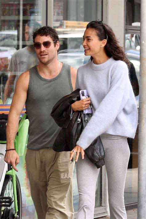 Kelly Gale Spotted With Mystery Man At Bondi 02182025 • Celebmafia