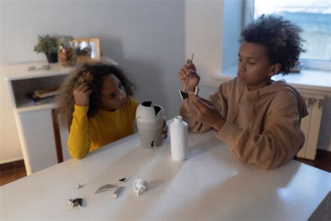 20 Bonding Activities For Siblings Will Love