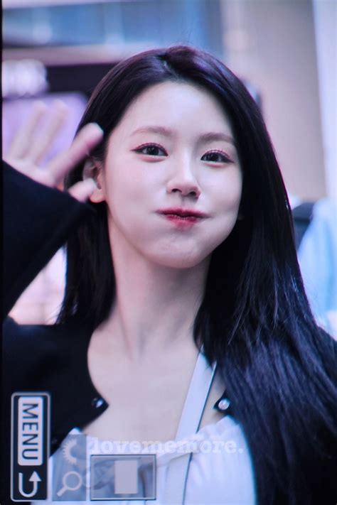 이슈 유머 옆모습이 아름다운 아이들 미연 출국사진 