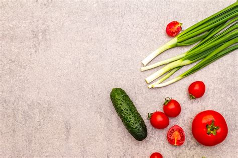 Surtido de verduras orgánicas frescas Foto Premium