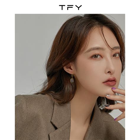 Tfy千鸟格皮革耳钉女小众设计感耳环春夏款高级感气质百搭耳饰品虎窝淘