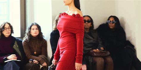 Vestiti Rossi Donna Moda 2025