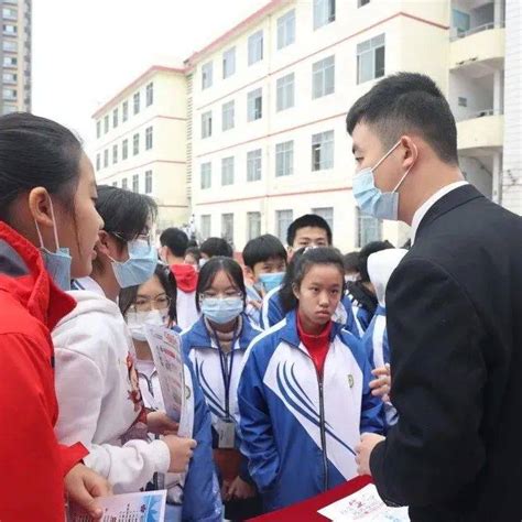 法官开课了｜法治教育进校园 以案普法零距离宜州