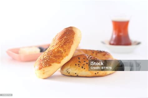 흰색 배경에 터키 어 과자 포가카와 차입니다 전통 베이커리 손수 만든에 대한 스톡 사진 및 기타 이미지 손수 만든 케이크 0명 Istock