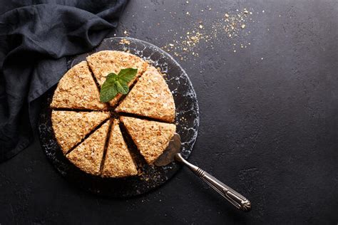KREMASTO SAVRŠENSTVO SA FILOM KOJI SE NE KUVA Torta od TRI VRSTE ČOKOLADE je nezaboravna