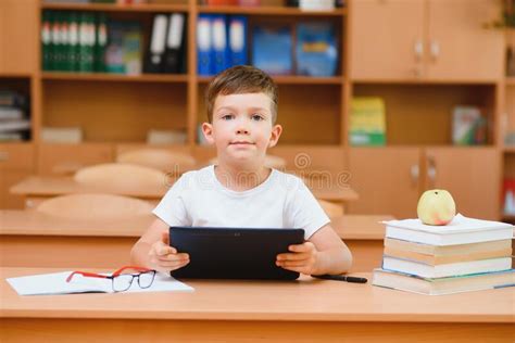 Babe Babe Using Tablet Compute In Classroom Stock Image Image Of Fashion Modern