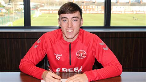 Harrison Holgate Signs New Deal With Fleetwood Fleetwood Town