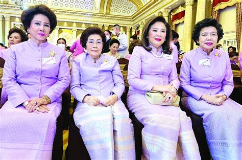 ผู้หญิง สมเด็จพระนางเจ้าฯ พระบรมราชินี เสด็จฯ ทรงเปิดงาน ‘วันสตรีไทย