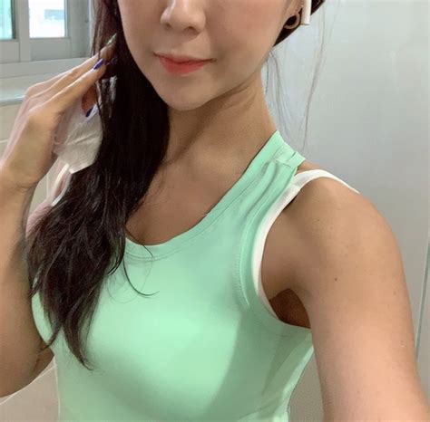팔뚝살 빼는 여자 홈트레이닝 다이어트 빼기 법 팔근육 운동 이두 삼두 팔운동 루틴 인클라인 푸쉬업 덤벨 아령 킥백 벤치
