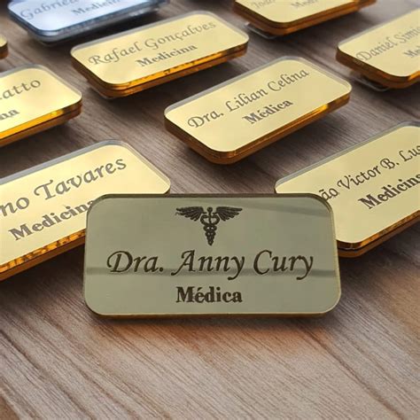 Destaque sua personalidade nossos broches em acrílico ímã Ideais para personalizar