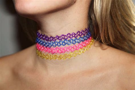 90s Famous Chokers Diy ~ Inside The Fashionista