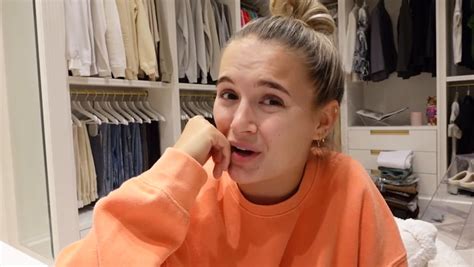 Pregnant Molly Mae Hague Says Shes Covered In Stretch Marks Amid
