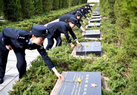 安徽亳州：缅怀革命先烈 接受革命传统教育 人民图片网