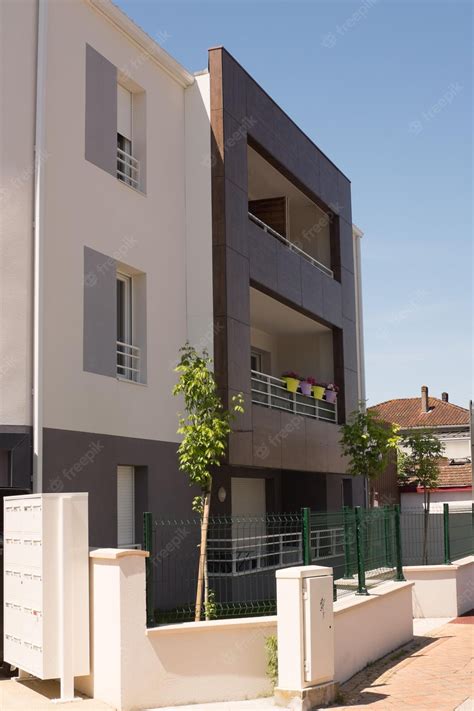 Premium Photo The Exterior Of A New And Modern Flat Blocks Building