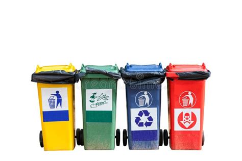 4 красочных мусорного бака мусорные ведра на белой предпосылке