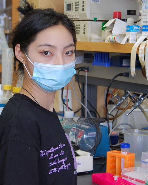 Jingwen Hu Graduate School Of Biomedical Sciences