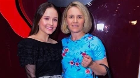 Foto Mãe de Larissa Manoela x família de André Luiz Frambach saiba