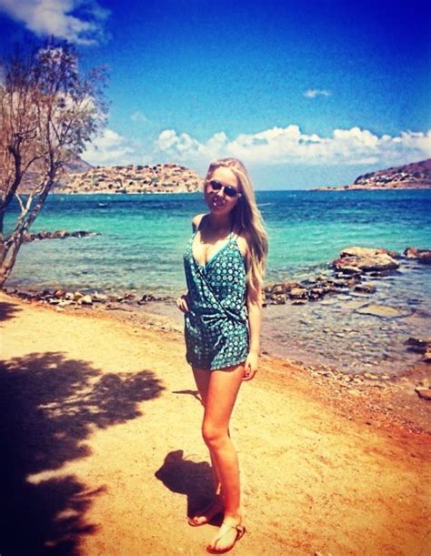 Tiffany Trumps Feet