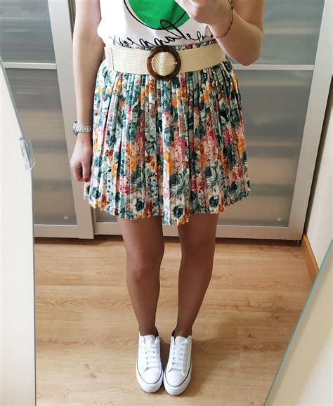 Falda Plisada Floral 16 99