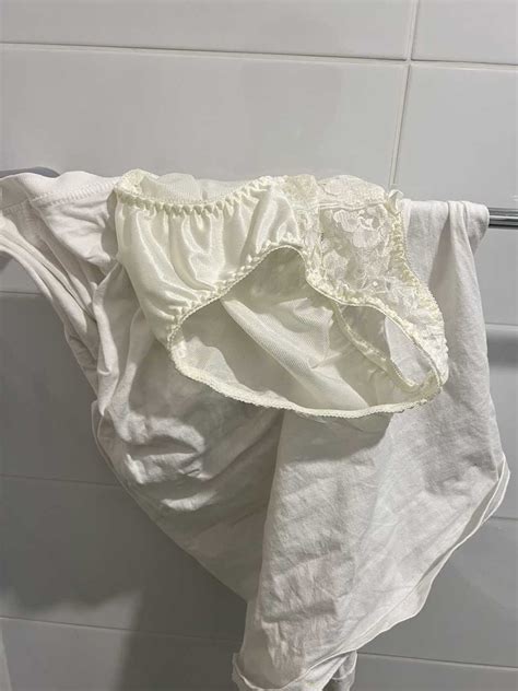 恋物专家 On Twitter 突破千人的内衣同好群，里面潜入，加料，分享，偷拍资源丰富，都是原创作品，每日更新，🚪槛进群，欢迎私信 Ea5npf34qv