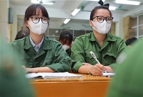 Nữ Sinh Văn Khoa Sư Phạm Trong Môi Trường Quân đội Ảnh Thời Sự Trong