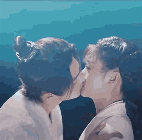 Kiss Underwater Kiss  Kiss Underwater Kiss Dance Of The Sky Empire