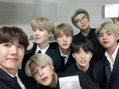 How Many Daesangs Does Bts Have ~ How Many Fans Does Bts Have Worldwide Kpopbuzz