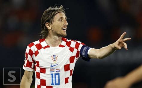 Vatreni čekaju Rasplet Priče Luka Modrić Je Već Dobio Top Ponude Za Dalje Ali