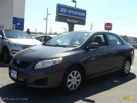 Magnetic Gray Metallic Toyota Corolla LE Photo GTCarLot Car Color