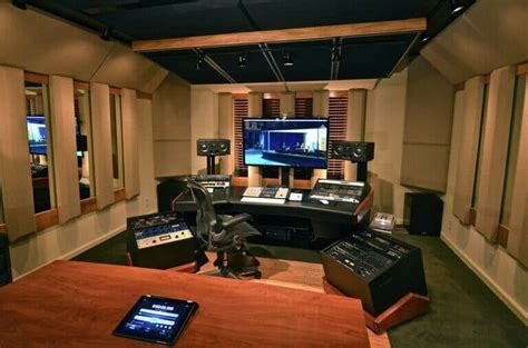 Mixing With Headphones Versus Monitors Ledgernote