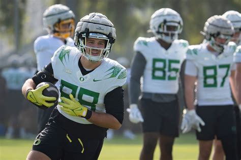 Oregon Ducks Coach Dan Lanning Inks Contract Extension Per Report