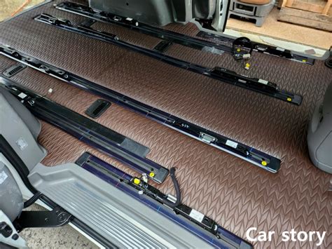 스타리아 라운지 9인승 자동차 바닥 매트 모빌 하임 엠보싱 바닥 최고급 소재와 탄탄한 쿠션감 방수 기능까지 스타리아 실내 인테리어 튜닝 서울 카스토리