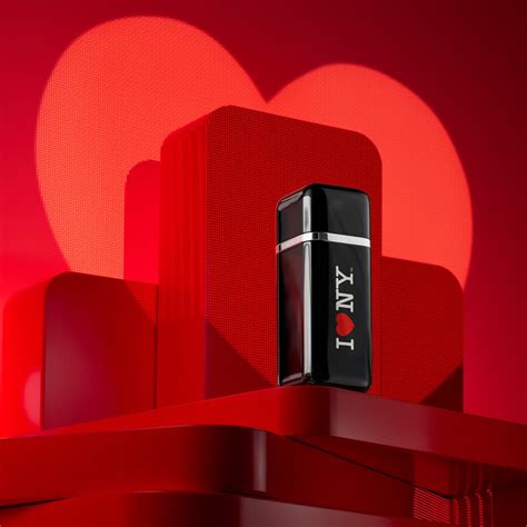 Ripley PERFUME CAROLINA HERRERA 212 VIP BLACK I LOVE NYC HOMBRE EDP