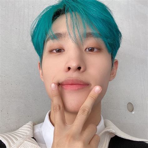 Keeho Icon In 2022 Korean Celebrities Pretty People Celebrities