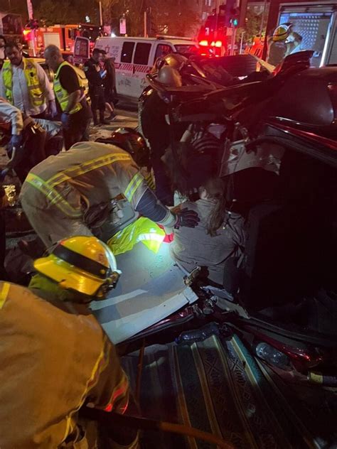 תאונת דרכים עם לכודים בקרית ים • 5 פצועים חי פֹּה תאגיד החדשות של