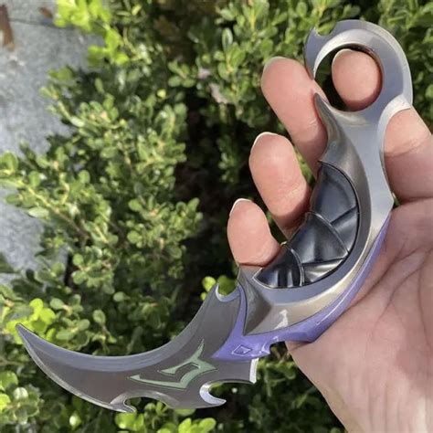 Valorant ヴァロラント グッズ 近接武器 リーヴァカランビット By メルカリ