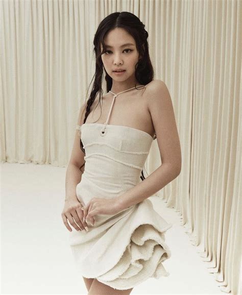 Jennie Ruby Jane At The Jacquemus Ss23 ‘le Raphia Fashion Show In