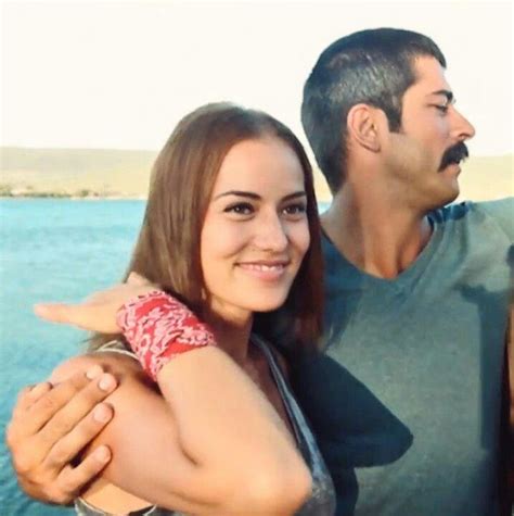 Fahriye Evcen Burak Ozcivit Amazing Photos Cool Photos Burak Ozcivit Turkish Actors Kara